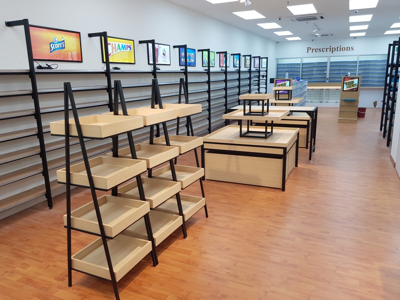 Rack Supplier in KL | Retail Racking System Malaysia | Royal Rack